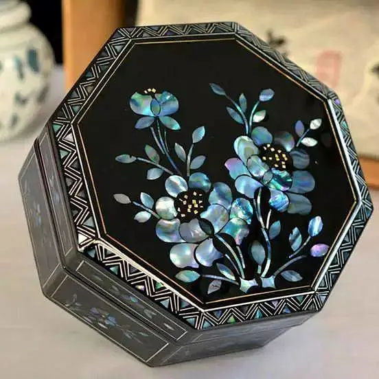 故宫彩妆刚推出就绝版,和内容相比,外壳上的螺钿更吸引人!-花瓣网