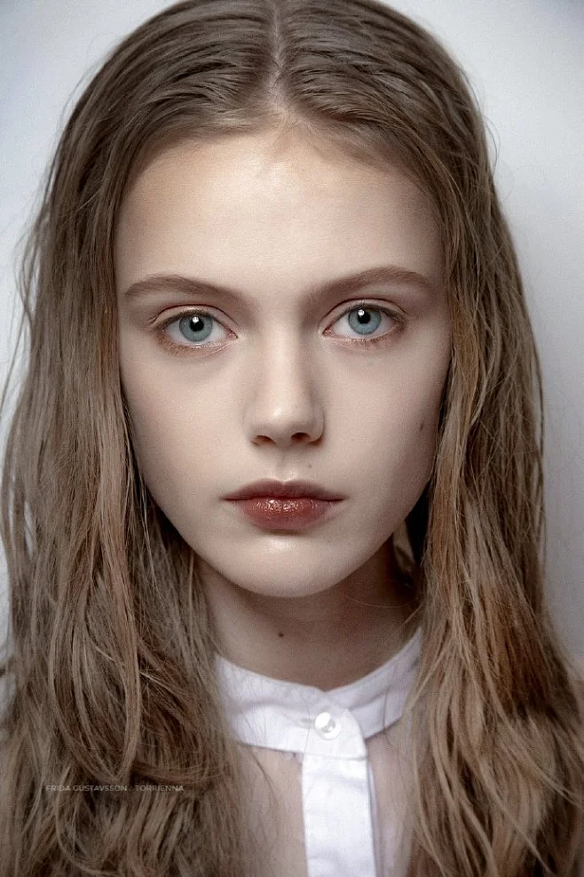 . Frida Gustavsson -花瓣网