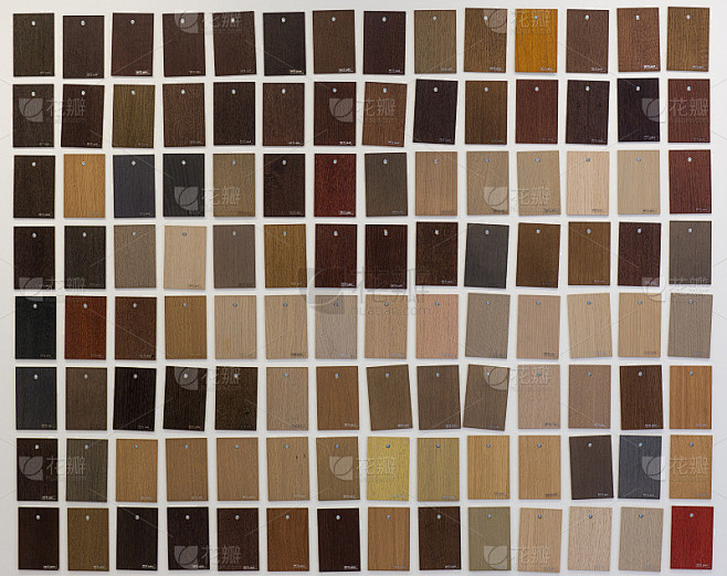 拿着颜料样品，去商店买