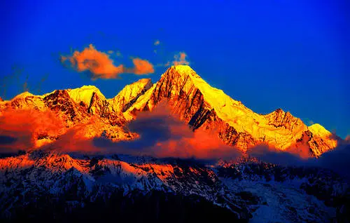 梅里雪山日照金山_百度图片搜索-花瓣网