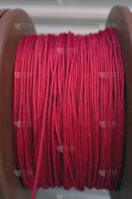 红绳、粗编结绳、挂索、细绳、钢丝