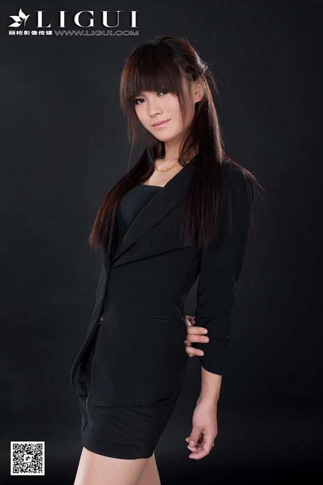 Ligui丽柜脚模晴晴制服肉丝玉足高跟_93图片大全www.93pic.com-花瓣网