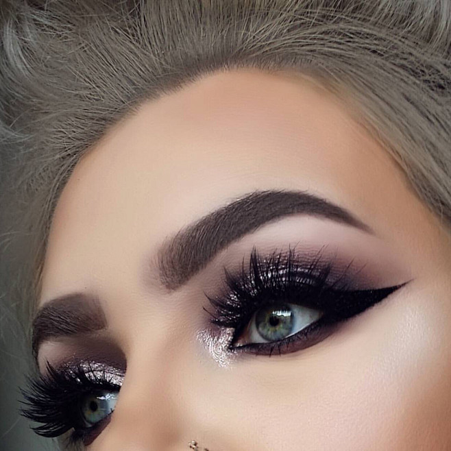 Glitter cat eyes 猫眼妆