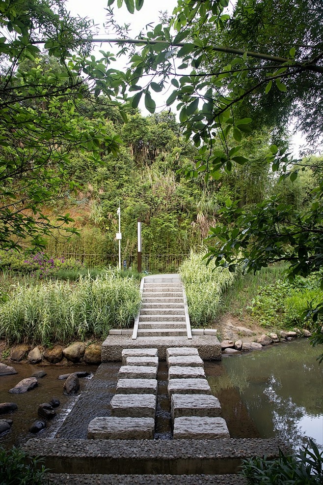 Step-stones-across-river-1