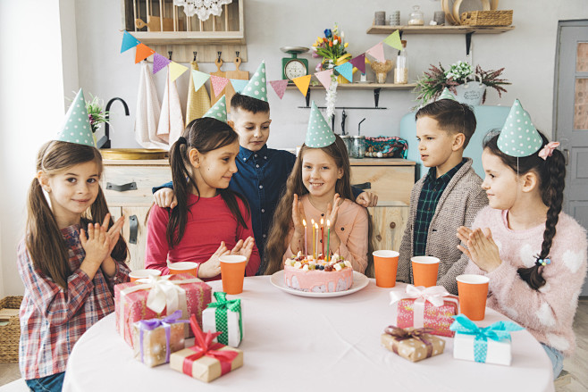 children-celebrating-birthday