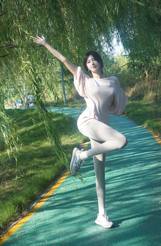 185 58kg_膝盖过肩的超绝比例oO_1_盐焗虾球_来自小红书网页版