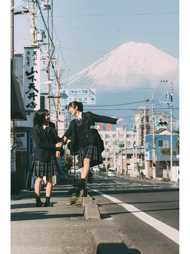 ins超火的富士山下那两位JK今年成年礼
