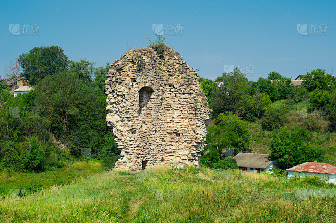 乌克兰斯卡拉波多尔斯克村的古城堡遗址