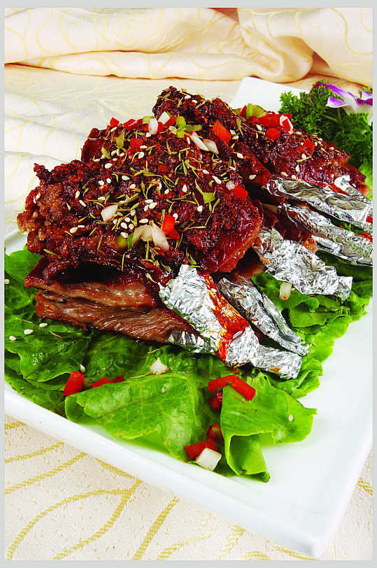 孜然手抓羊排-众图网