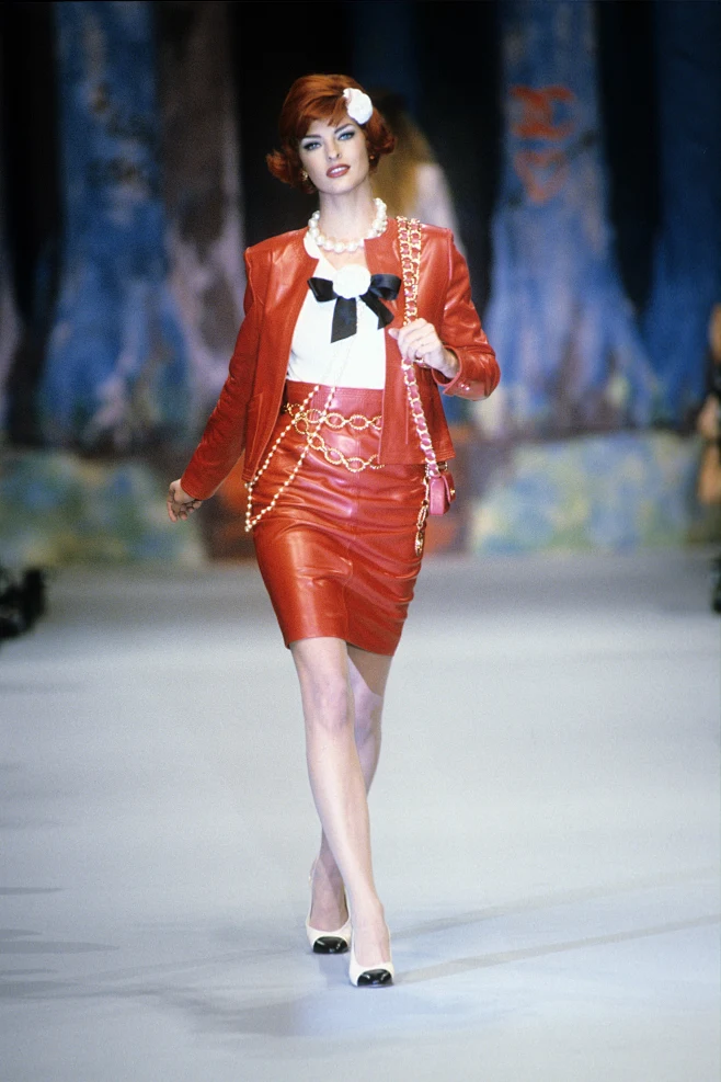 Chanel Spring 1992 Ready-to-Wear Fashion Show : The complete Chanel ...