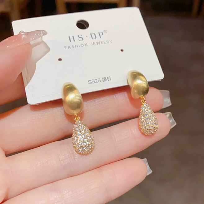 微镶锆石金属拉丝水滴耳坠精致时尚百搭轻奢高级感s925银针耳环 - 阿里巴巴-花瓣网