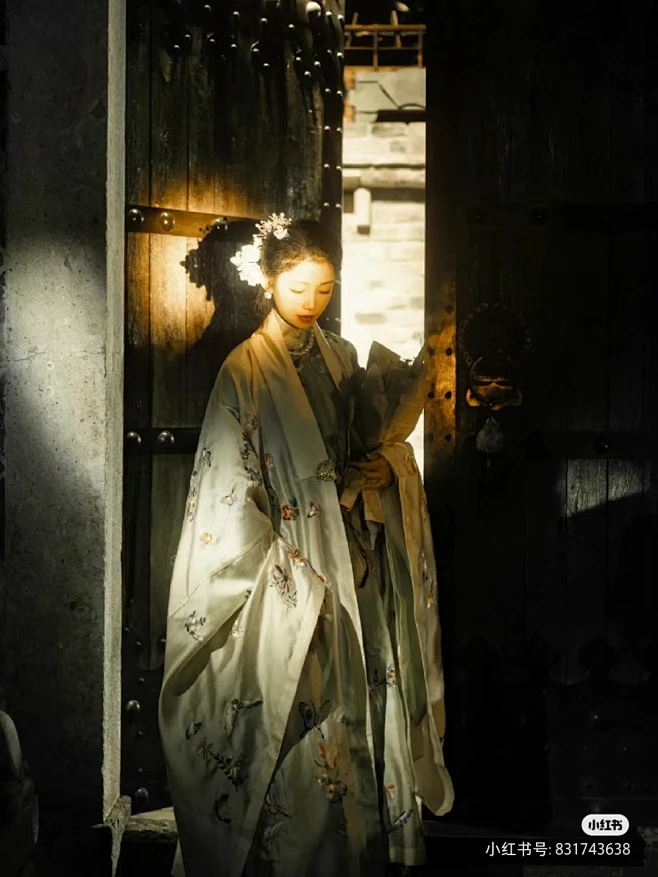 Camera_XHS_16808933654961000g0082a9ltk4kh40005nj7-花瓣网