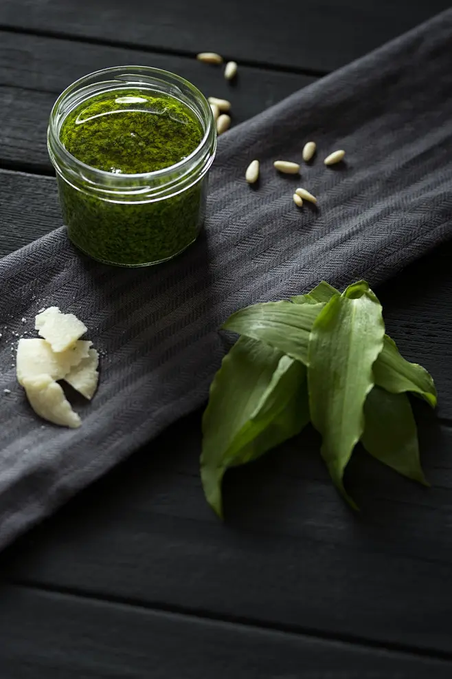 Photo by Lidye on Unsplash : Homemade Wild Garlic Pesto – Download this ...