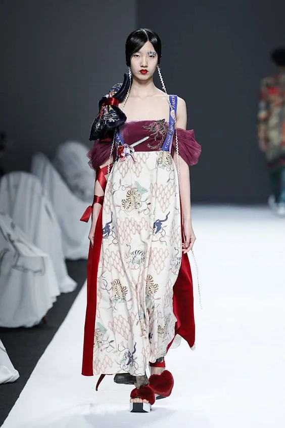 密扇 Mukzin, Fall-Winter 2017, Shanghai, Womenswear::-花瓣网