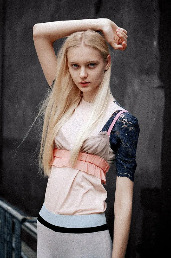 Nastya Kusakina-花瓣网