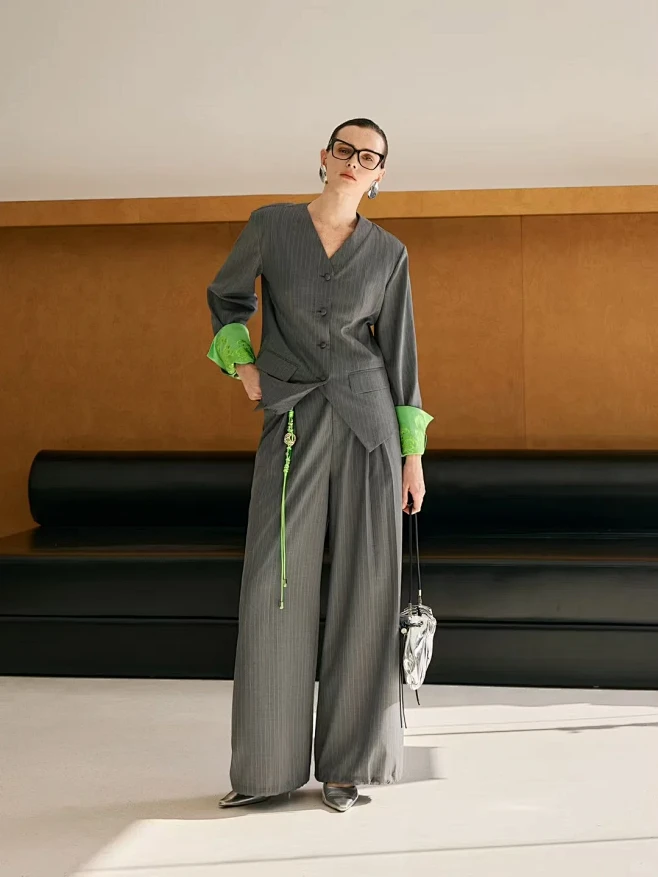 HAN TAO HUA|汉桃花.条纹衬衫 收口裤 - 小红书-花瓣网