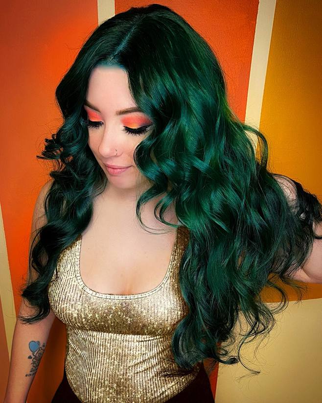 deep-emerald-green-hair-1
