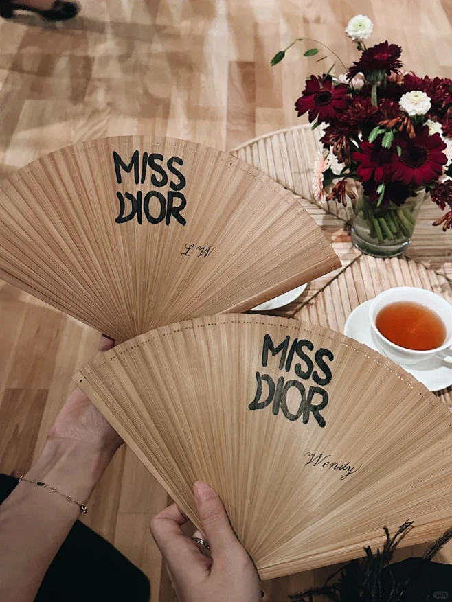 dior trunk show收到喜欢的手画竹扇 - 小红书-花瓣网