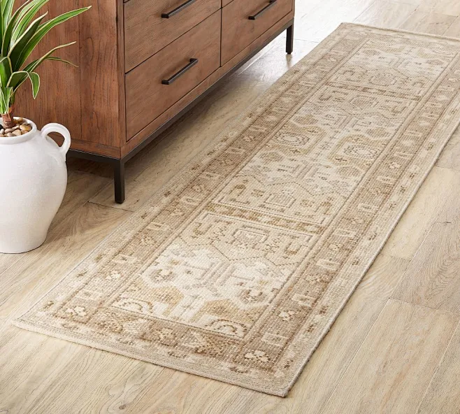 Nicolette Hand-Knotted Wool Rug-花瓣网