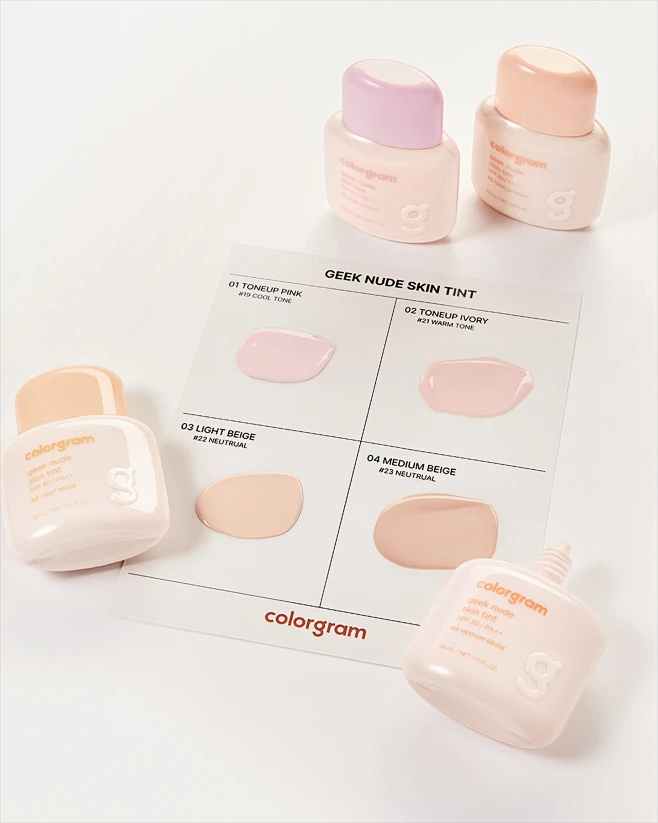 Photo by 컬러그램 colorgram on April 02, 2025. 可能是包含下列内容的图片：一人或多人、化妆、美发产品、化妆品、护手霜和上面的文字是“Col San ...