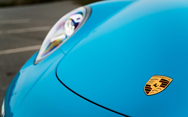 迈阿密蓝（Miami Blue），极致炫酷格调，被Porsche和jahvery两大品牌采用，引领奢华时尚。2017Porsche保时捷 ...
