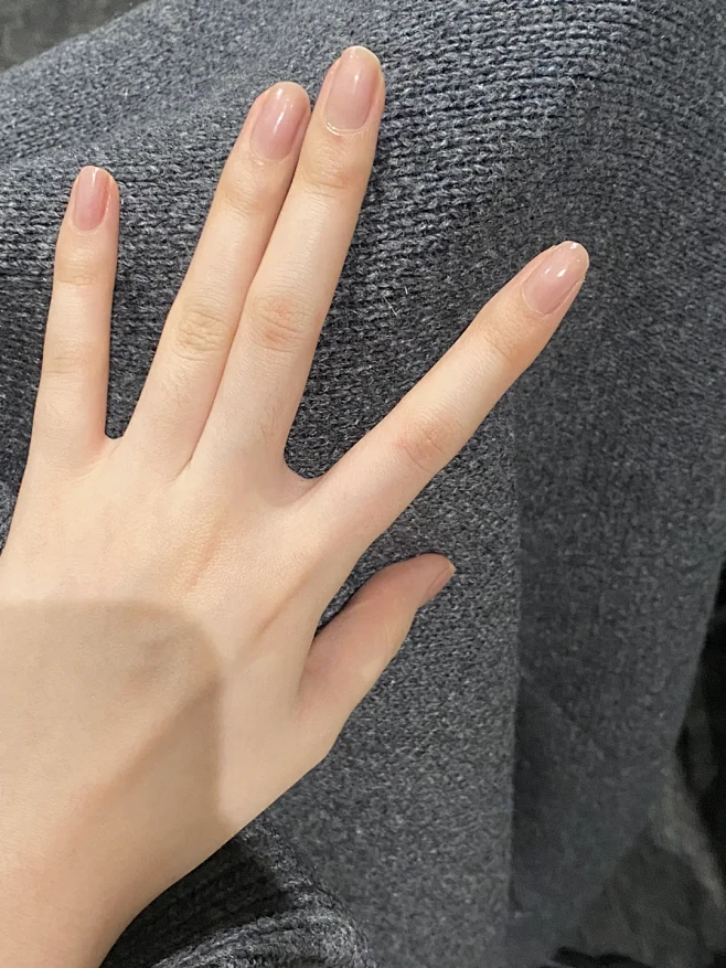 做了半年美甲还是回归本甲了-花瓣网