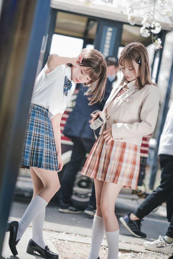 还有一周~还有一周~小晴的店还有一周就能和仙女们见面惹~倒数计时~！ 激动地忍不住要给大家看好多好多漂漂图~ #j'k# @JK闹钟 -花瓣网