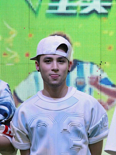 MIC-花瓣网|陪你做生活的设计师 | ★最近掉了一个叫mic的坑【mic男团吧】_百度贴吧