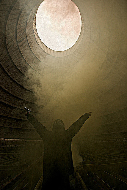 'Shoot for the Moon' by Romany WG on Flickr.