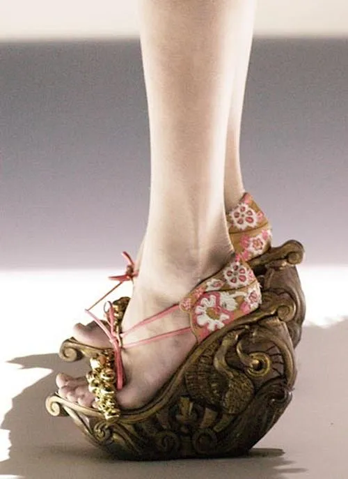 alexander mcqueen spring/summer 2005-花瓣网