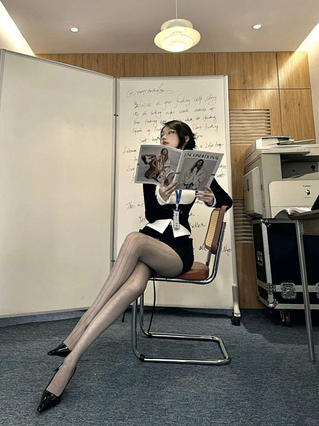 Office Lady_2_冰山一鱼_来自小红书网页版