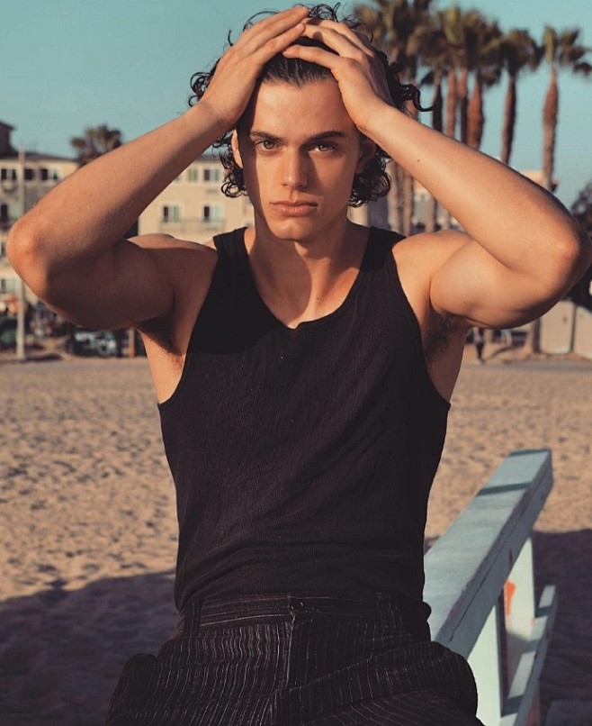 欧美男模女模超话 Model：Pablo Castle - 图片_姿势图片素材-花瓣网