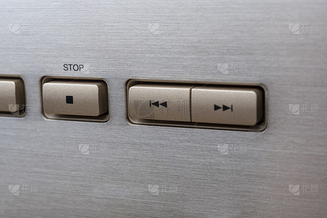 Metal stop button and the fast forward on the meta