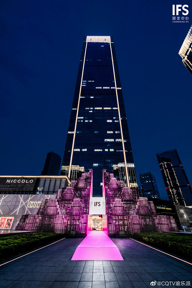 重庆IFS五周年全新公共艺术装置 - 重庆第十八道城门