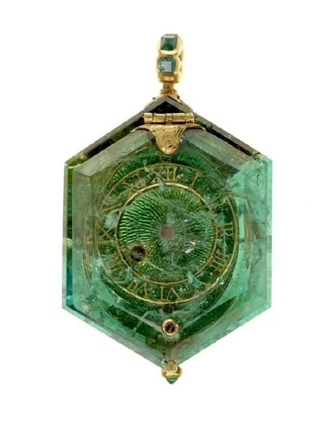 1912年，位于伦敦的 Cheapside Hoard 发现近500件伊丽莎白一世或詹姆斯一世时期的珠宝（BBC有纪录片《Secret ...