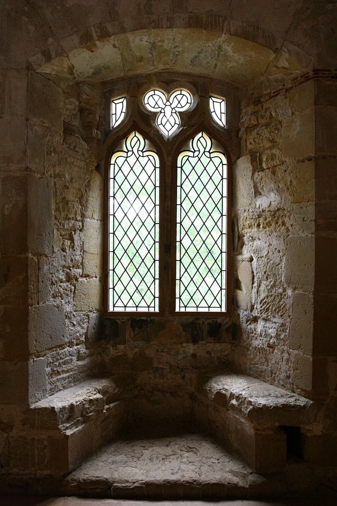 Castle Window- Battle Abbey by NickiStock-花瓣网
