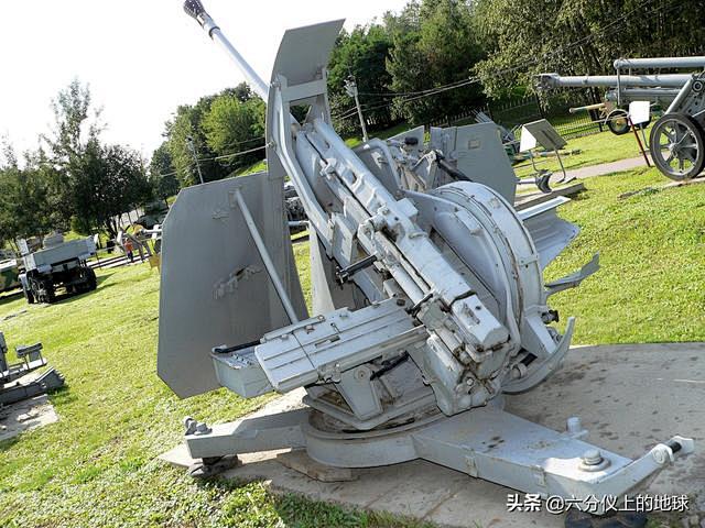 德国37毫米Flak 43和双管高炮