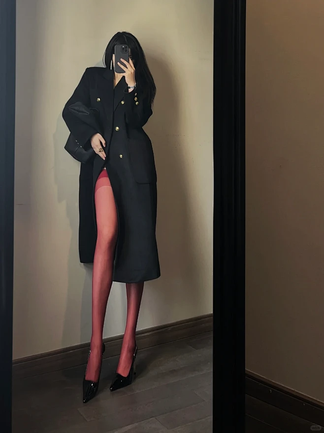 红色丝袜yyds｜秋冬高级感穿搭｜辣妹穿搭-花瓣网