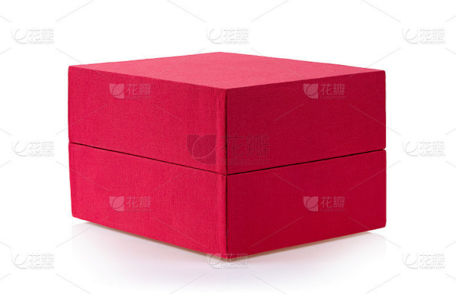 白色背景上的红色盒子