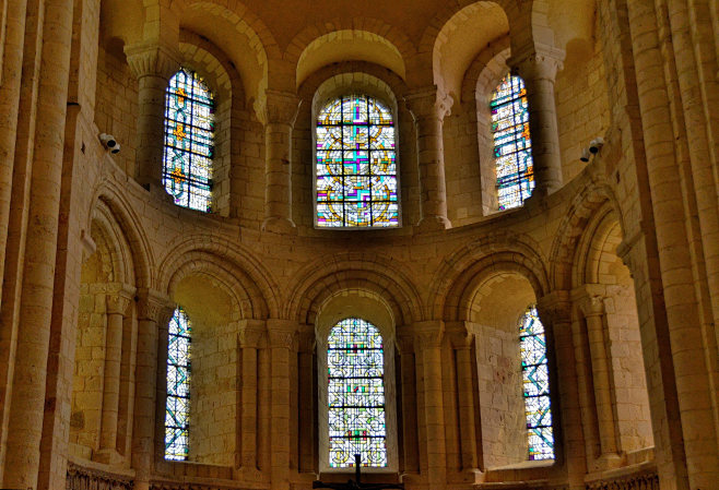Lessay (Manche) - Abbatiale de la Sainte-Trinité - Abside - Vitraux ...