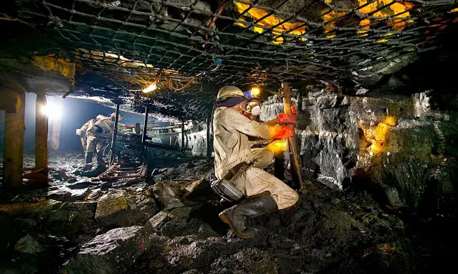 Rock drill operators in conventional mining stopes - Mine safety ...