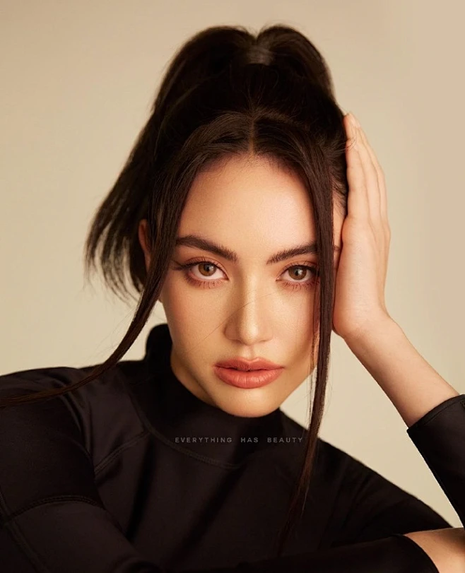 Mai Davika-花瓣网