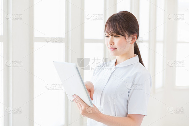 有吸引力的亚洲护士