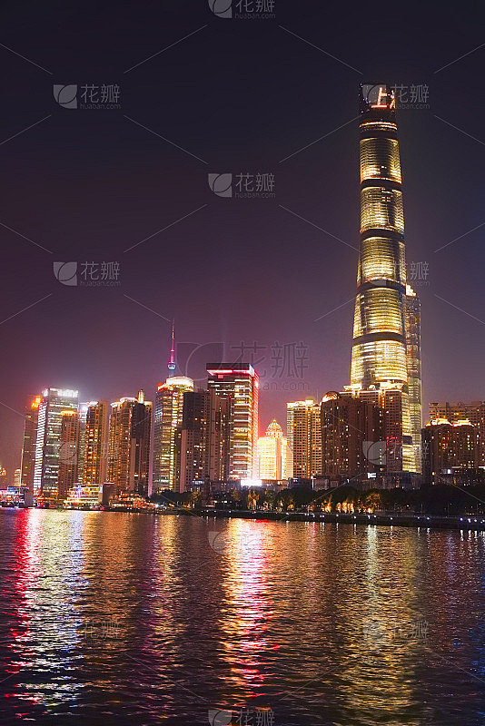 上海黄浦江陆家嘴建筑夜景