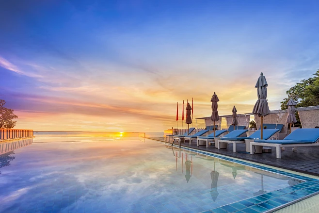 Water pool vacation with sunrise background by panupong mongkootkharn on 500px-花瓣网