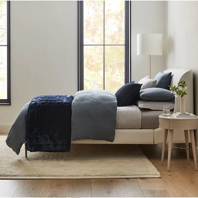 TENCEL&8482 & Velvet Layered Bedding Look-花瓣网