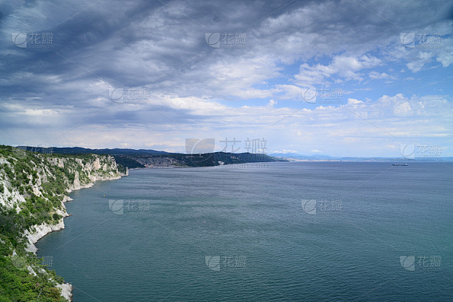 亚得里亚海沿岸的悬崖
