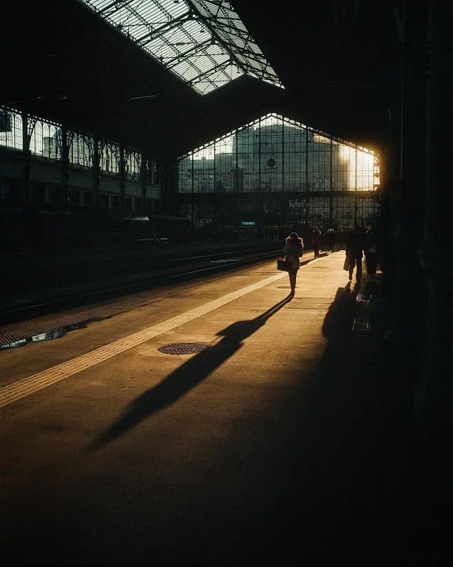 光影布达佩斯｜Peter Varsics-花瓣网