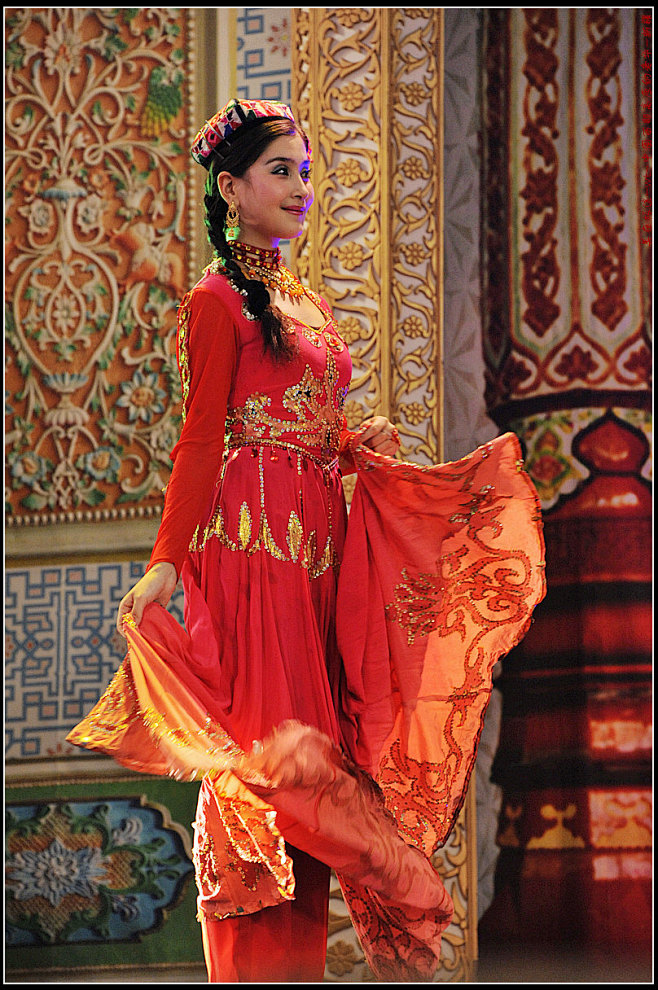 新疆掠影——国际大巴扎及达瓦孜歌舞