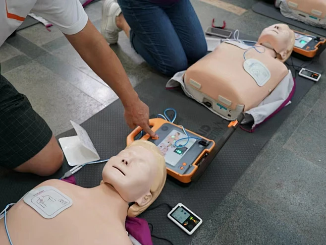 AED急救培训-AED使用-心肺复苏-花瓣网